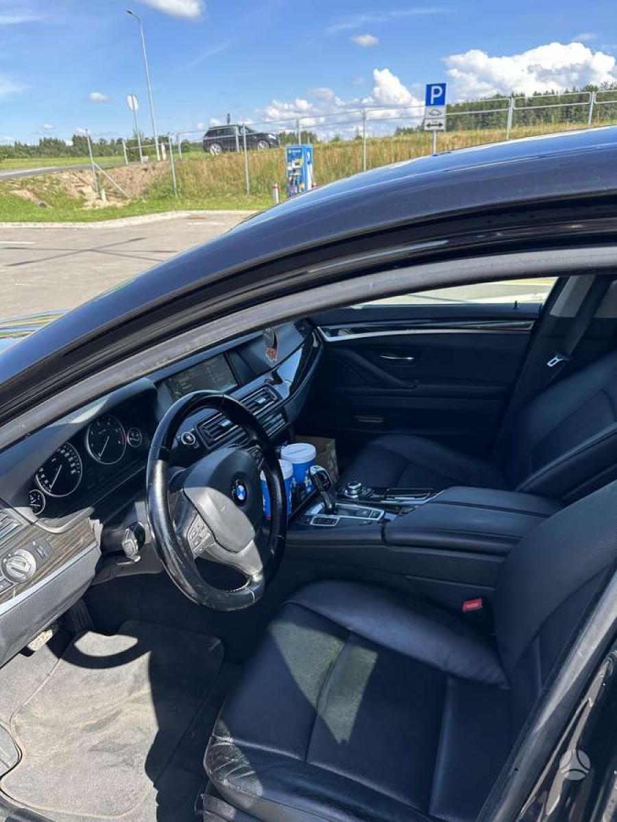 Black BMW 520 2013 in Moletai, with an engine capacity of 2.00 L and mileage of 360 thousand km for 7200 €, photo 10 on AUTOMOTO.COM.LV
