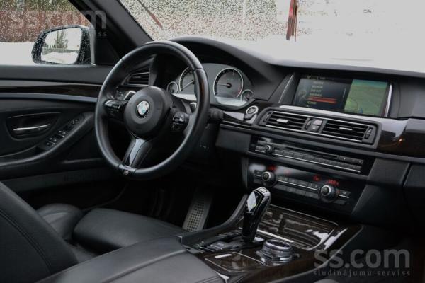Black BMW 520 2014 in Jelgava, with an engine capacity of 2.00 L and mileage of 299 thousand km for 11999 €, photo 8 on AUTOMOTO.COM.LV