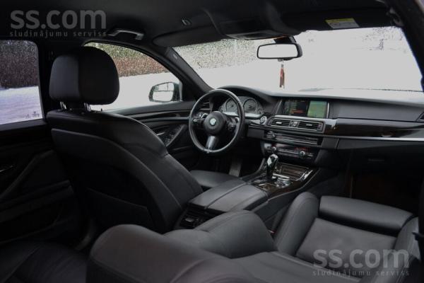 Black BMW 520 2014 in Jelgava, with an engine capacity of 2.00 L and mileage of 299 thousand km for 11999 €, photo 9 on AUTOMOTO.COM.LV