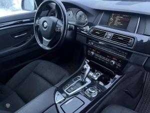 Black BMW 520 2014 in Ariogala, with an engine capacity of 2.00 L and mileage of 267 thousand km for 8999 €, photo 11 on AUTOMOTO.COM.LV