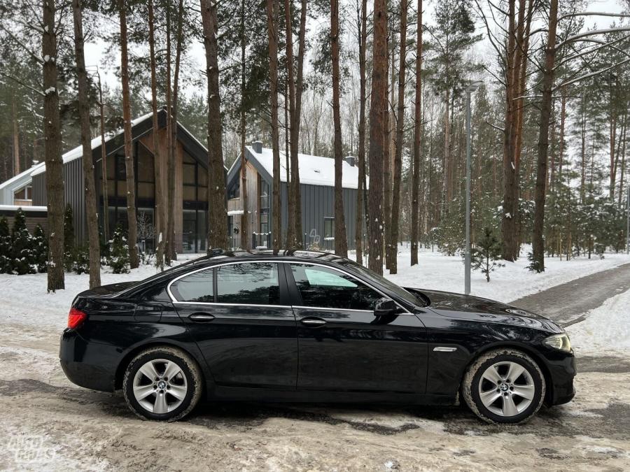 Black BMW 520 2014 in Vilnius, with an engine capacity of 2.00 L and mileage of 294 thousand km for 8849 €, photo 5 on AUTOMOTO.COM.LV