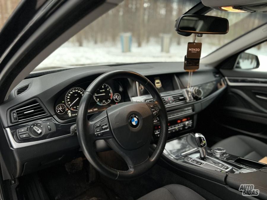 Black BMW 520 2014 in Vilnius, with an engine capacity of 2.00 L and mileage of 294 thousand km for 8849 €, photo 12 on AUTOMOTO.COM.LV