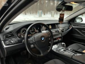 Black BMW 520 2014 in Vilnius, with an engine capacity of 2.00 L and mileage of 294 thousand km for 8499 €, photo 11 on AUTOMOTO.COM.LV