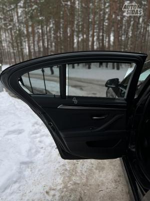 Black BMW 520 2014 in Vilnius, with an engine capacity of 2.00 L and mileage of 294 thousand km for 8499 €, photo 16 on AUTOMOTO.COM.LV