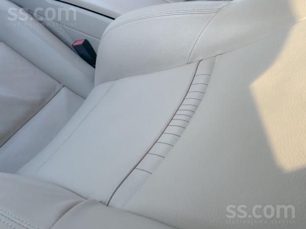 Black BMW 520 2014 in Jelgava, with an engine capacity of 2.00 L and mileage of 287 thousand km for 8496 €, photo 8 on AUTOMOTO.COM.LV