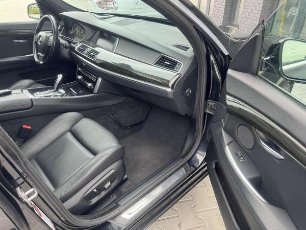 Black BMW 520 2014 in Kaunas, with an engine capacity of 2.00 L and mileage of 275 thousand km for 13500 €, photo 10 on AUTOMOTO.COM.LV