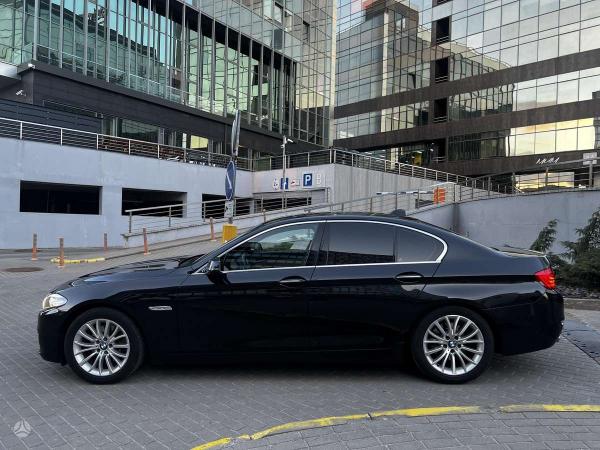Melns BMW 520 2014 Viļņa, ar dzinēja tilpumu 2.00 L un nobraukumu 286 tūkst. km par 10000 €, foto 5 vietnē AUTOMOTO.COM.LV