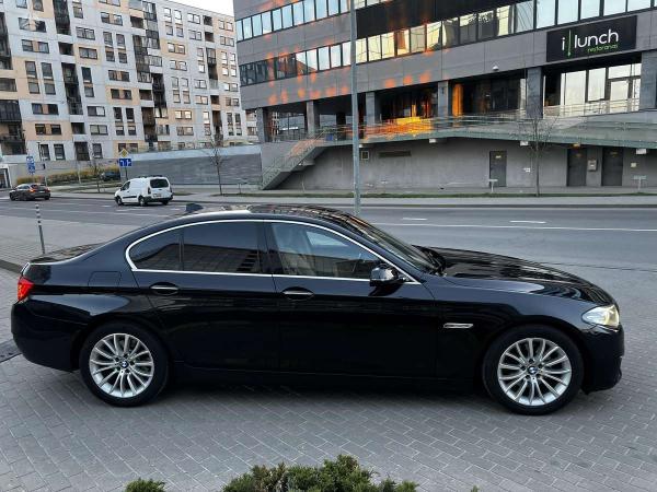 Melns BMW 520 2014 Viļņa, ar dzinēja tilpumu 2.00 L un nobraukumu 286 tūkst. km par 10000 €, foto 8 vietnē AUTOMOTO.COM.LV