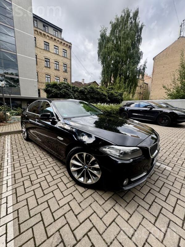 Black BMW 520 2014 in Riga, with an engine capacity of 2.00 L and mileage of 262 thousand km for 13150 €, photo 2 on AUTOMOTO.COM.LV