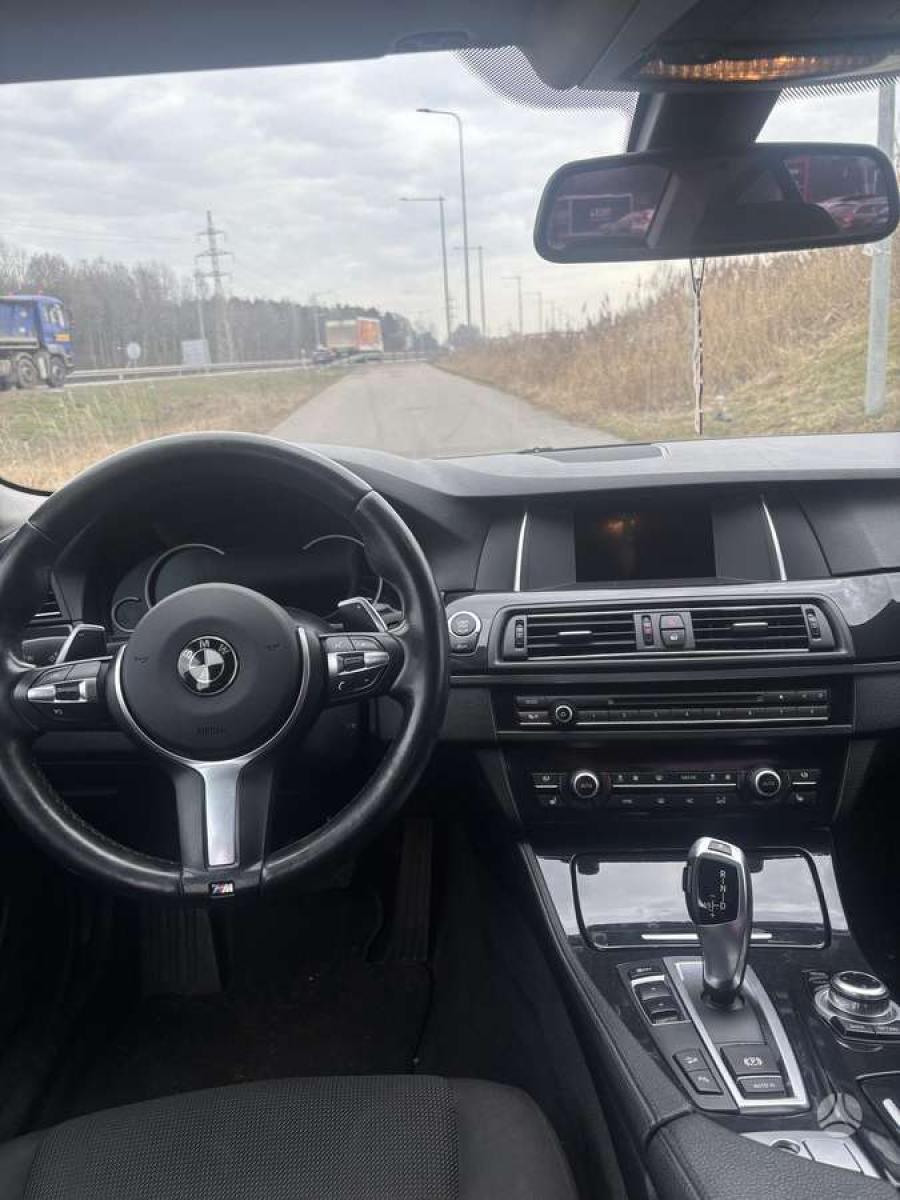 Melns BMW 520 2014 Kauņa, ar dzinēja tilpumu 2.00 L un nobraukumu 260 tūkst. km par 8700 €, foto 4 vietnē AUTOMOTO.COM.LV