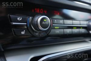 Black BMW 520 2014 in Riga, with an engine capacity of 2.00 L and mileage of 275 thousand km for 11290 €, photo 11 on AUTOMOTO.COM.LV