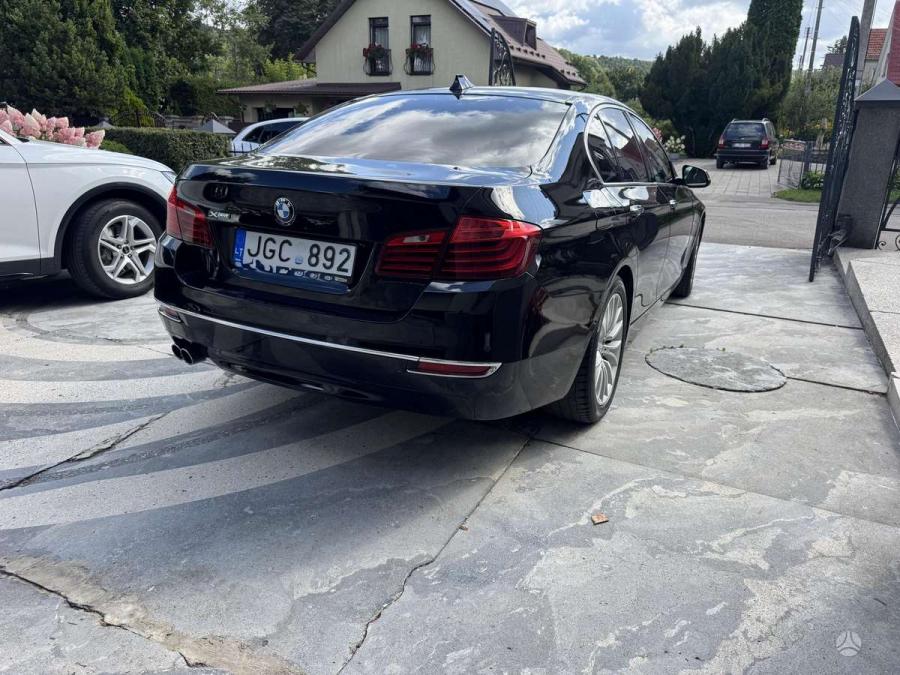 Melns BMW 520 2014 Kauņa, ar dzinēja tilpumu 2.00 L un nobraukumu 252 tūkst. km par 11250 €, foto 4 vietnē AUTOMOTO.COM.LV