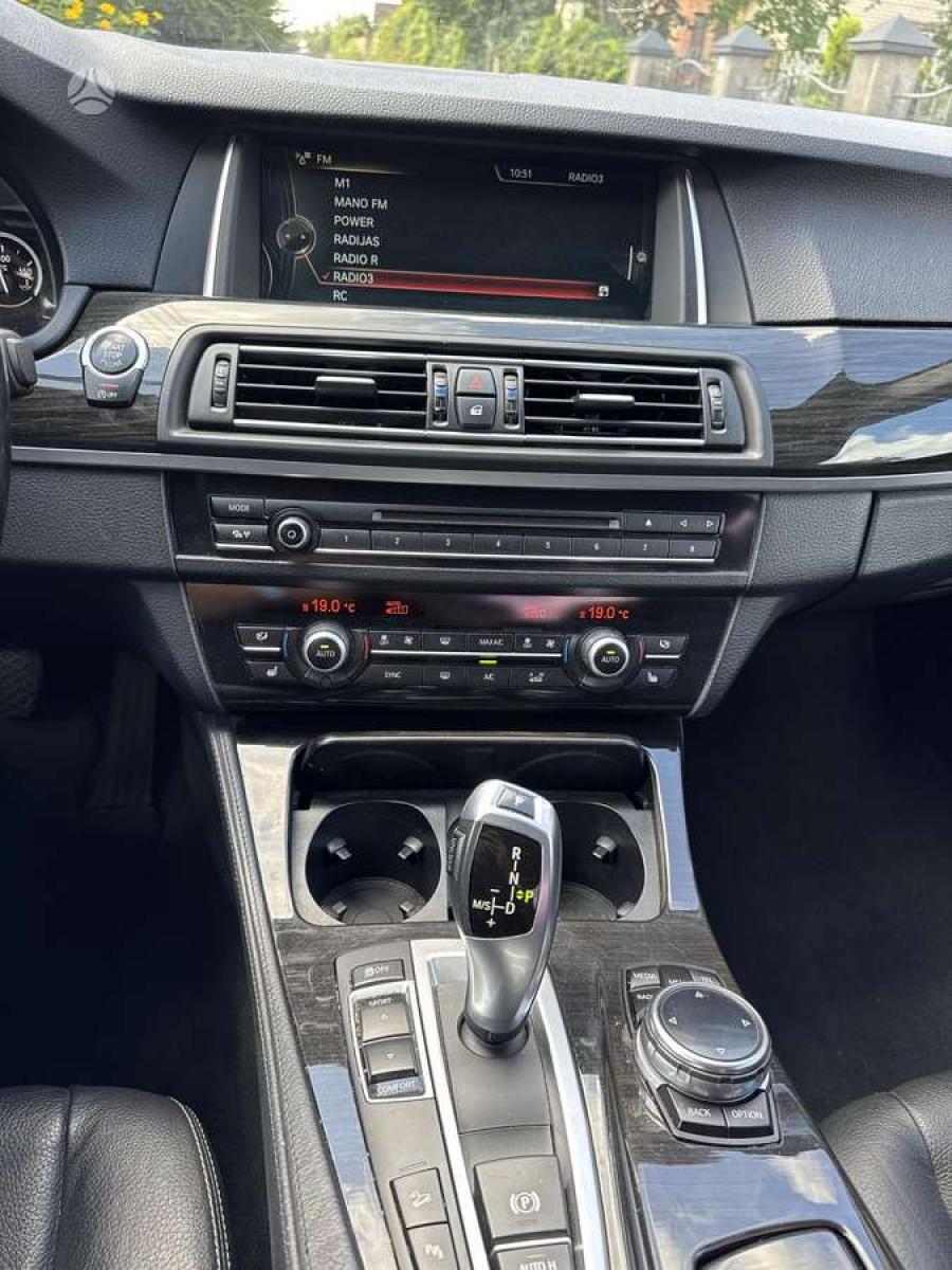 Melns BMW 520 2014 Kauņa, ar dzinēja tilpumu 2.00 L un nobraukumu 252 tūkst. km par 11250 €, foto 14 vietnē AUTOMOTO.COM.LV