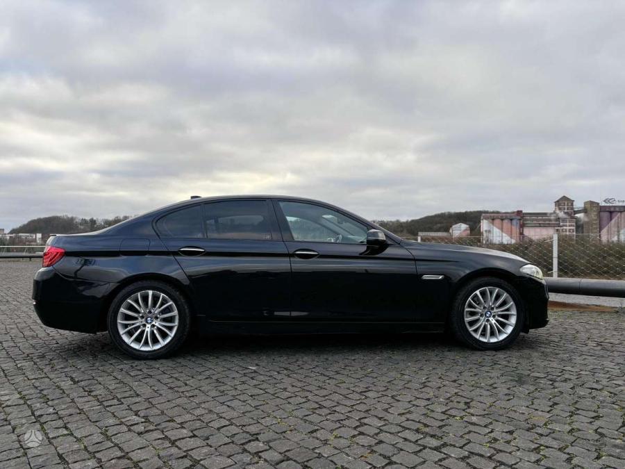 Melns BMW 520 2015 Kauņa, ar dzinēja tilpumu 2.00 L un nobraukumu 196 tūkst. km par 12500 €, foto 6 vietnē AUTOMOTO.COM.LV
