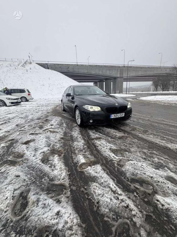 Black BMW 520 2015 in Kaunas, with an engine capacity of 2.00 L and mileage of 310 thousand km for 9700 €, photo 2 on AUTOMOTO.COM.LV