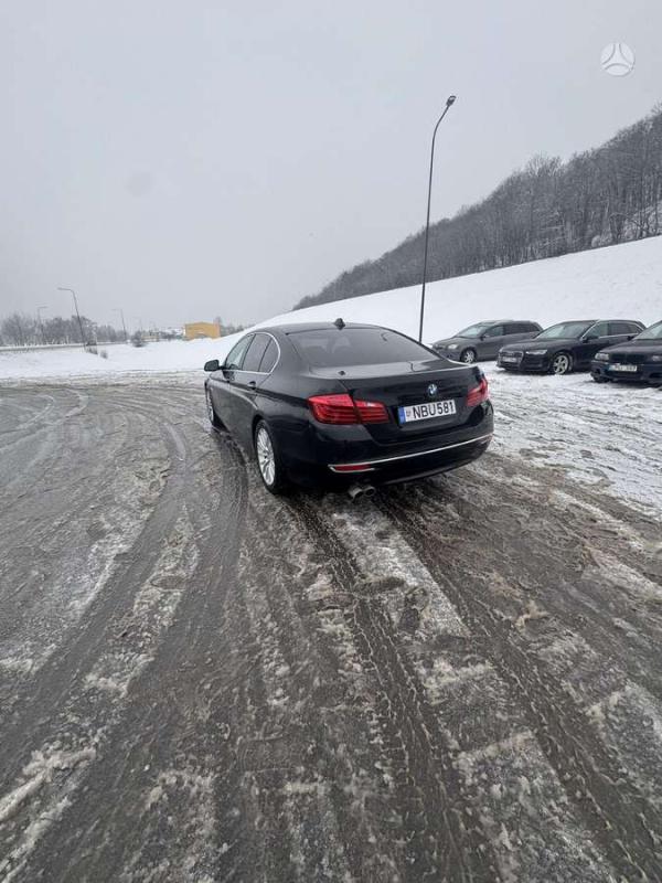 Black BMW 520 2015 in Kaunas, with an engine capacity of 2.00 L and mileage of 310 thousand km for 9700 €, photo 4 on AUTOMOTO.COM.LV