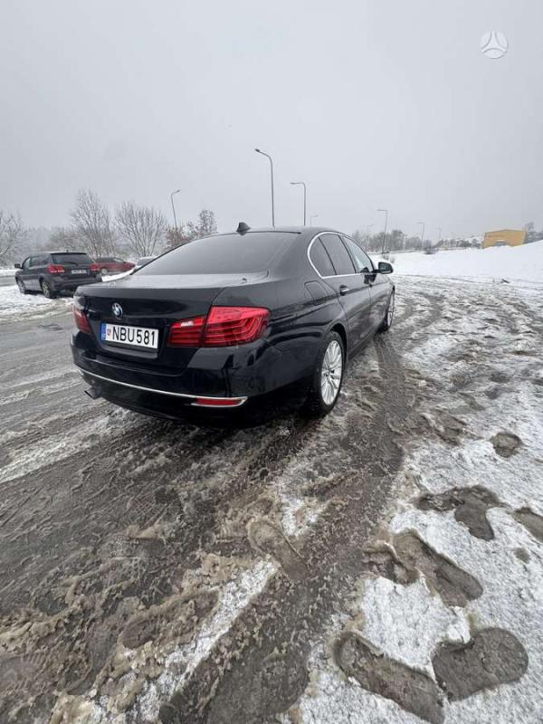 Black BMW 520 2015 in Kaunas, with an engine capacity of 2.00 L and mileage of 310 thousand km for 9700 €, photo 5 on AUTOMOTO.COM.LV