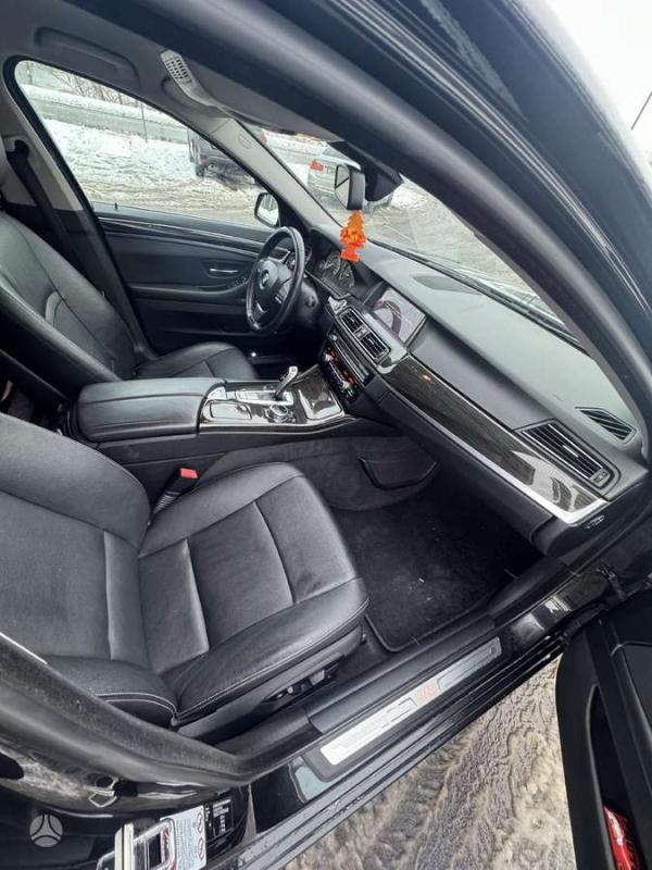 Black BMW 520 2015 in Kaunas, with an engine capacity of 2.00 L and mileage of 310 thousand km for 9700 €, photo 10 on AUTOMOTO.COM.LV
