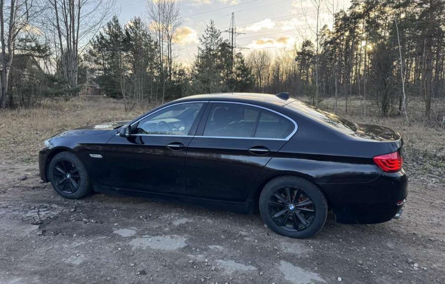 Melns BMW 520 2015 Kauņa, ar dzinēja tilpumu 2.00 L un nobraukumu 312 tūkst. km par 11000 €, foto 1 vietnē AUTOMOTO.COM.LV