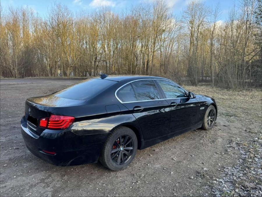 Melns BMW 520 2015 Kauņa, ar dzinēja tilpumu 2.00 L un nobraukumu 312 tūkst. km par 11000 €, foto 3 vietnē AUTOMOTO.COM.LV