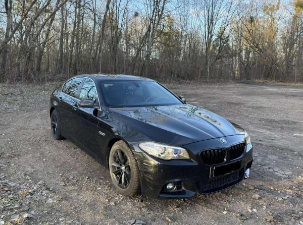 Black BMW 520 2015 in Kaunas, with an engine capacity of 2.00 L and mileage of 312 thousand km for 11000 €, photo 6 on AUTOMOTO.COM.LV