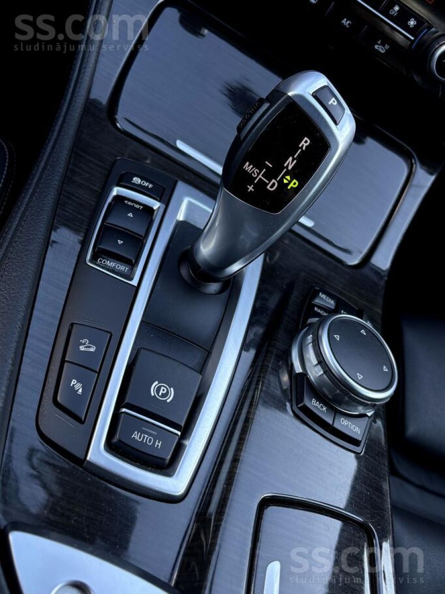 Melns BMW 520 2015 Tukums, ar dzinēja tilpumu 2.00 L un nobraukumu 324 tūkst. km par 12999 €, foto 24 vietnē AUTOMOTO.COM.LV
