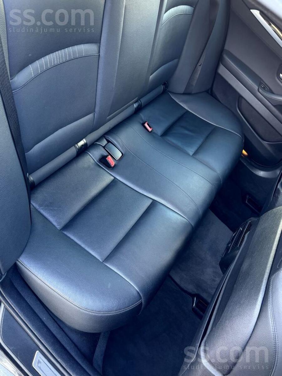 Melns BMW 520 2015 Tukums, ar dzinēja tilpumu 2.00 L un nobraukumu 324 tūkst. km par 12999 €, foto 28 vietnē AUTOMOTO.COM.LV
