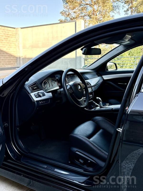 Black BMW 520 2015 in Riga, with an engine capacity of 2.00 L and mileage of 260 thousand km for 13100 €, photo 7 on AUTOMOTO.COM.LV