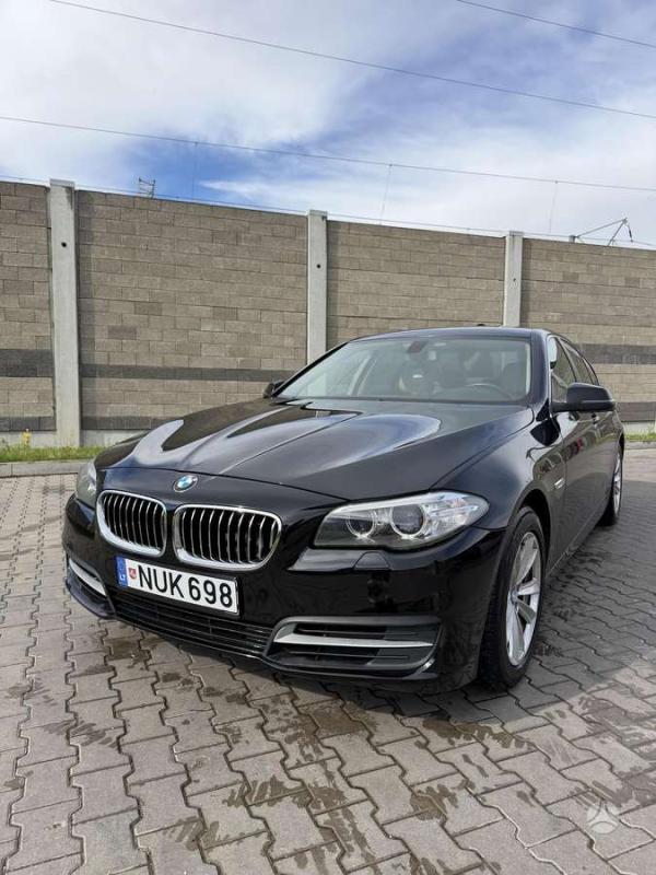 Black BMW 520 2015 in Vilnius, with an engine capacity of 2.00 L and mileage of 344 thousand km for 10000 €, photo 1 on AUTOMOTO.COM.LV