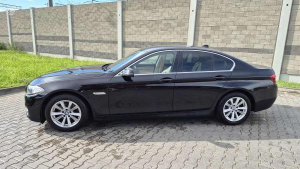 Black BMW 520 2015 in Vilnius, with an engine capacity of 2.00 L and mileage of 344 thousand km for 10000 €, photo 3 on AUTOMOTO.COM.LV