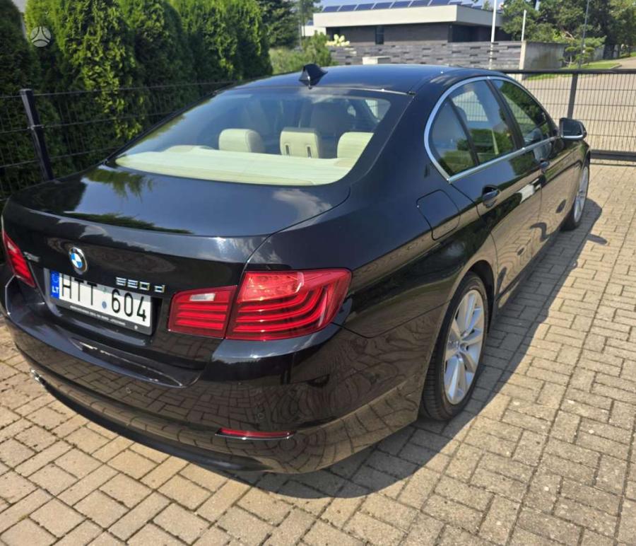 Black BMW 520 2015 in Kaunas, with an engine capacity of 2.00 L and mileage of 219 thousand km for 14000 €, photo 5 on AUTOMOTO.COM.LV