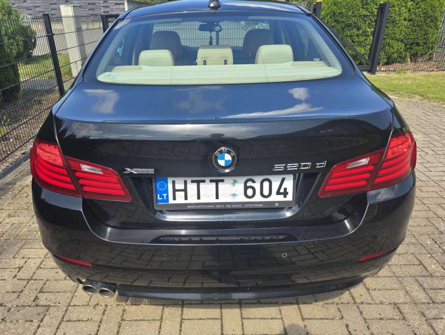 Black BMW 520 2015 in Kaunas, with an engine capacity of 2.00 L and mileage of 219 thousand km for 14000 €, photo 12 on AUTOMOTO.COM.LV