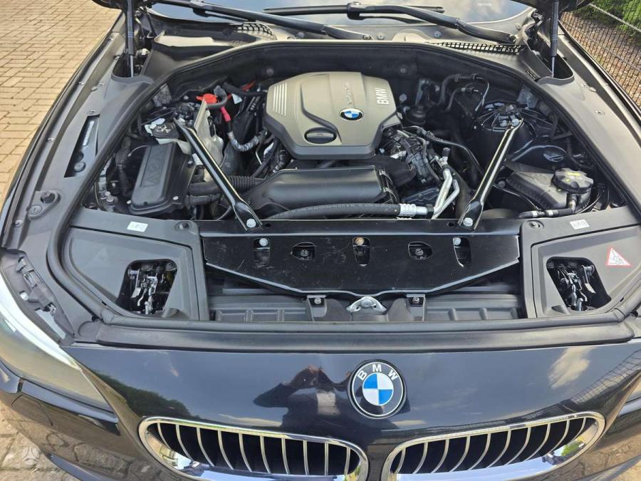 Black BMW 520 2015 in Kaunas, with an engine capacity of 2.00 L and mileage of 219 thousand km for 14000 €, photo 16 on AUTOMOTO.COM.LV