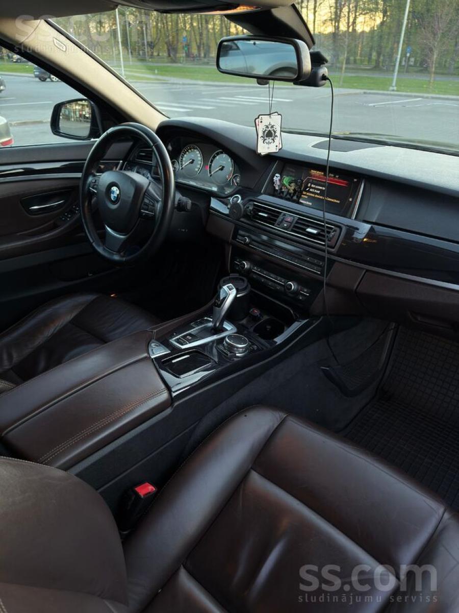 Melns BMW 520 2015 Rīga, ar dzinēja tilpumu 2.00 L un nobraukumu 348 tūkst. km par 12000 €, foto 10 vietnē AUTOMOTO.COM.LV