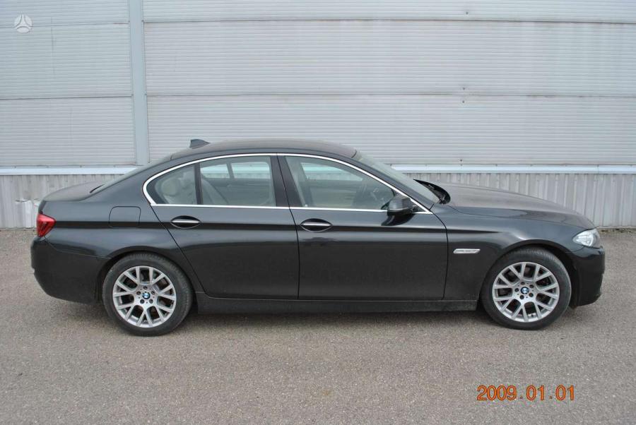 Black BMW 520 2015 in Kaunas, with an engine capacity of 2.00 L and mileage of 314 thousand km for 9000 €, photo 3 on AUTOMOTO.COM.LV