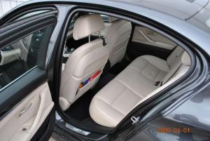 Black BMW 520 2015 in Kaunas, with an engine capacity of 2.00 L and mileage of 314 thousand km for 9000 €, photo 4 on AUTOMOTO.COM.LV