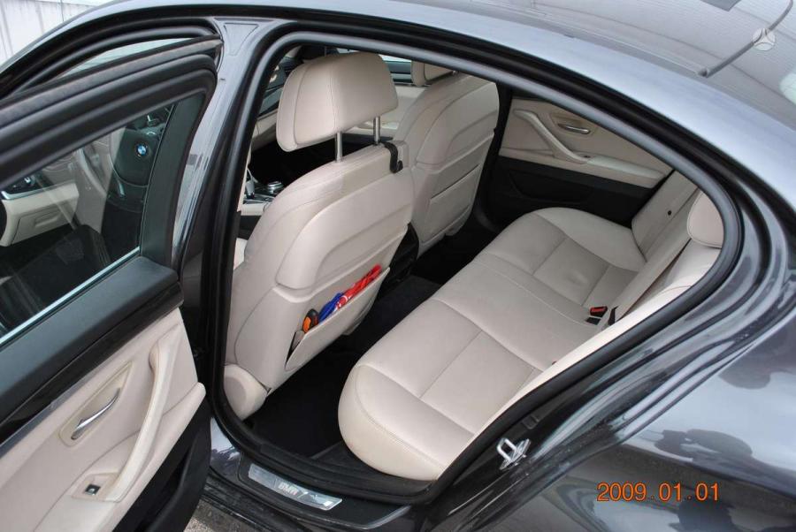 Black BMW 520 2015 in Kaunas, with an engine capacity of 2.00 L and mileage of 314 thousand km for 9000 €, photo 4 on AUTOMOTO.COM.LV