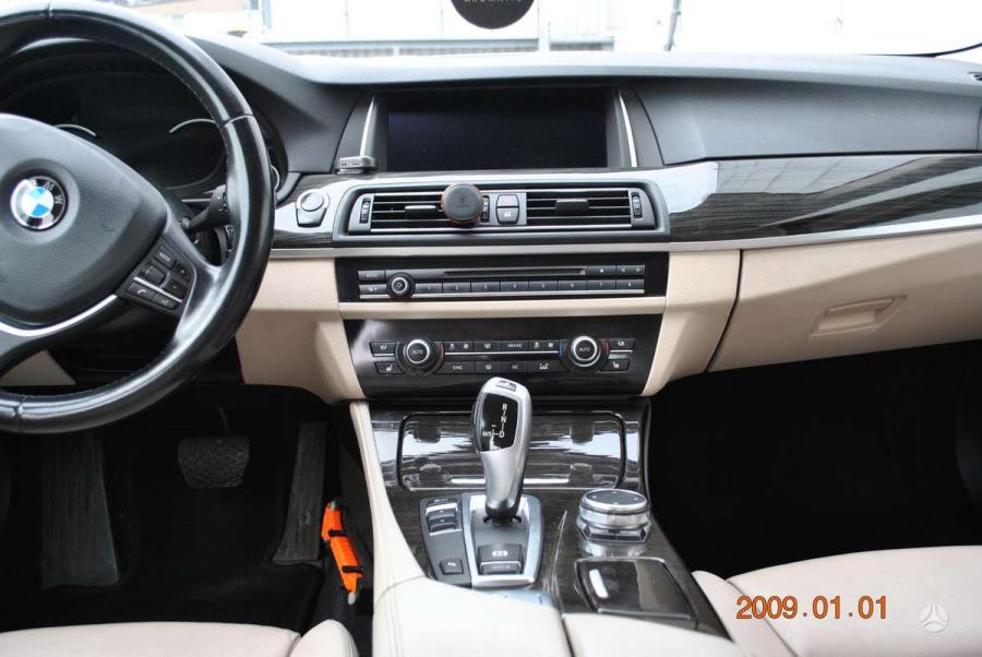 Black BMW 520 2015 in Kaunas, with an engine capacity of 2.00 L and mileage of 314 thousand km for 9000 €, photo 6 on AUTOMOTO.COM.LV