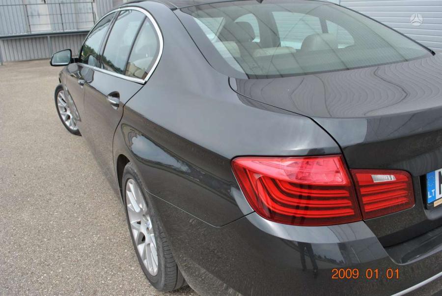 Black BMW 520 2015 in Kaunas, with an engine capacity of 2.00 L and mileage of 314 thousand km for 9000 €, photo 7 on AUTOMOTO.COM.LV