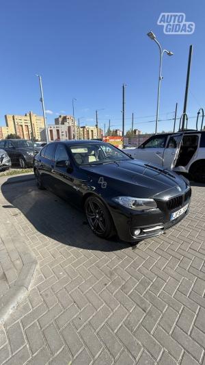 Melns BMW 520 2016 Kauņa, ar dzinēja tilpumu 2.00 L un nobraukumu 318 tūkst. km par 12800 €, foto 6 vietnē AUTOMOTO.COM.LV