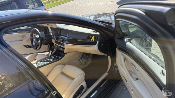 Black BMW 520 2016 in Kaunas, with an engine capacity of 2.00 L and mileage of 318 thousand km for 12800 €, photo 10 on AUTOMOTO.COM.LV
