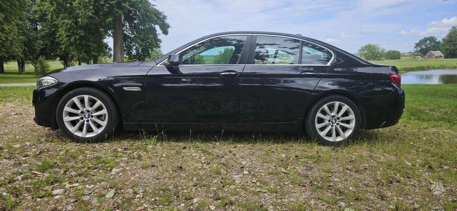 Melns BMW 520 2016 Panevēža, ar dzinēja tilpumu 2.00 L un nobraukumu 290 tūkst. km par 9300 €, foto 4 vietnē AUTOMOTO.COM.LV