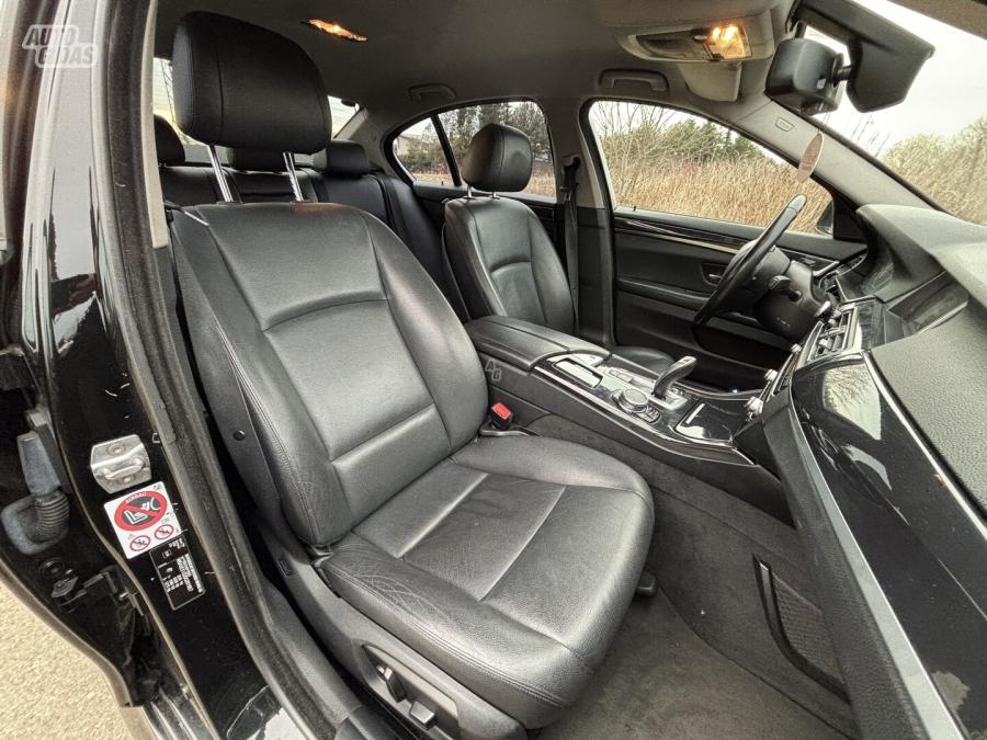 Melns BMW 520 2016 Kauņa, ar dzinēja tilpumu 2.00 L un nobraukumu 355 tūkst. km par 11350 €, foto 12 vietnē AUTOMOTO.COM.LV