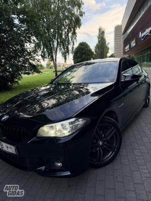 Black BMW 520 2016 in Kaunas, with an engine capacity of 2.00 L and mileage of 325 thousand km for 12300 €, photo 3 on AUTOMOTO.COM.LV
