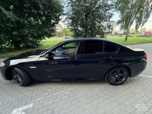 Black BMW 520 2016 in Kaunas, with an engine capacity of 2.00 L and mileage of 325 thousand km for 12300 €, photo 10 on AUTOMOTO.COM.LV