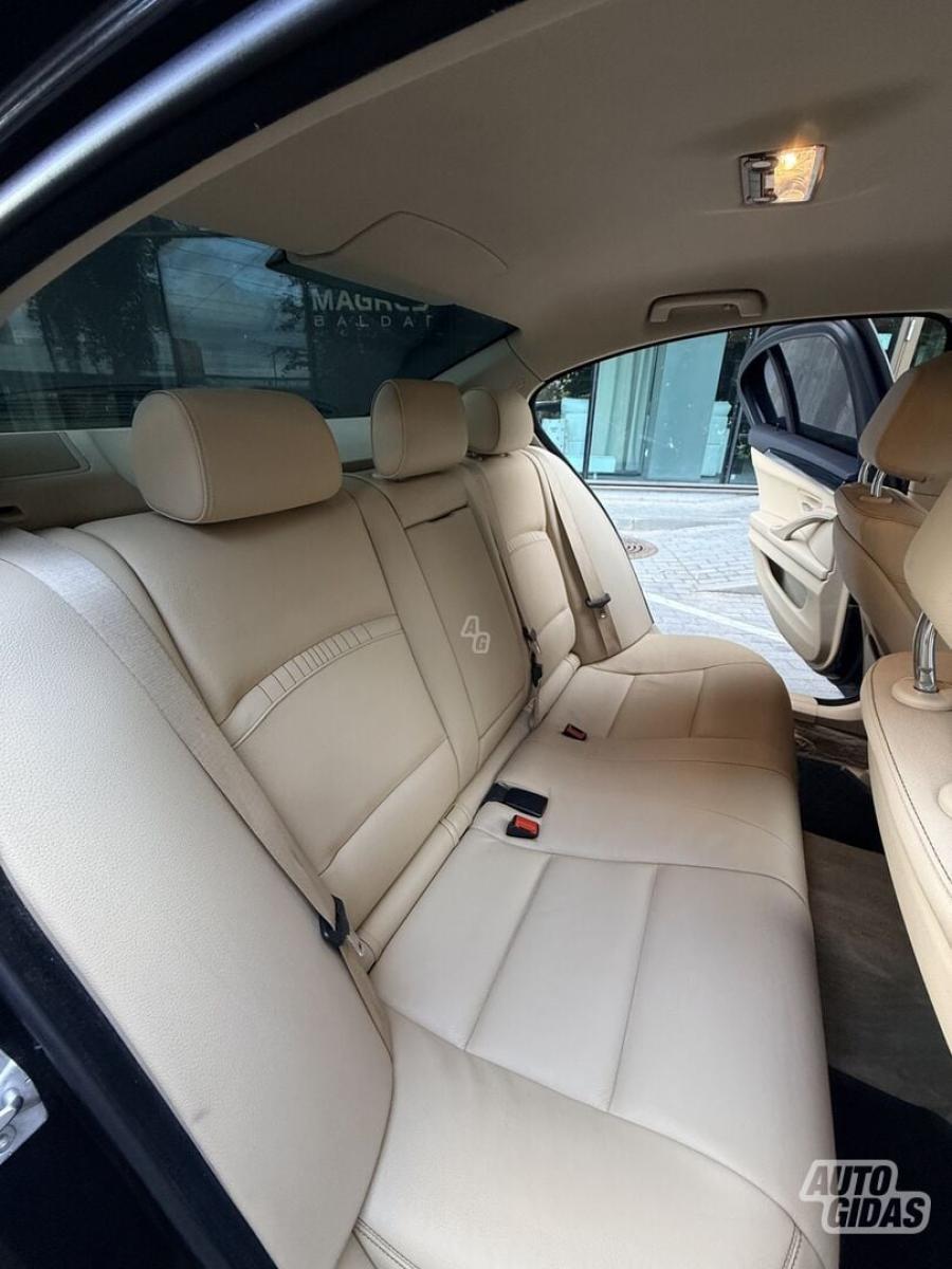 Black BMW 520 2016 in Kaunas, with an engine capacity of 2.00 L and mileage of 325 thousand km for 12300 €, photo 19 on AUTOMOTO.COM.LV