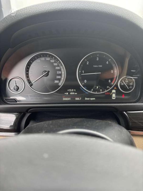Black BMW 520 2016 in Vilnius, with an engine capacity of 2.00 L and mileage of 344 thousand km for 10100 €, photo 6 on AUTOMOTO.COM.LV