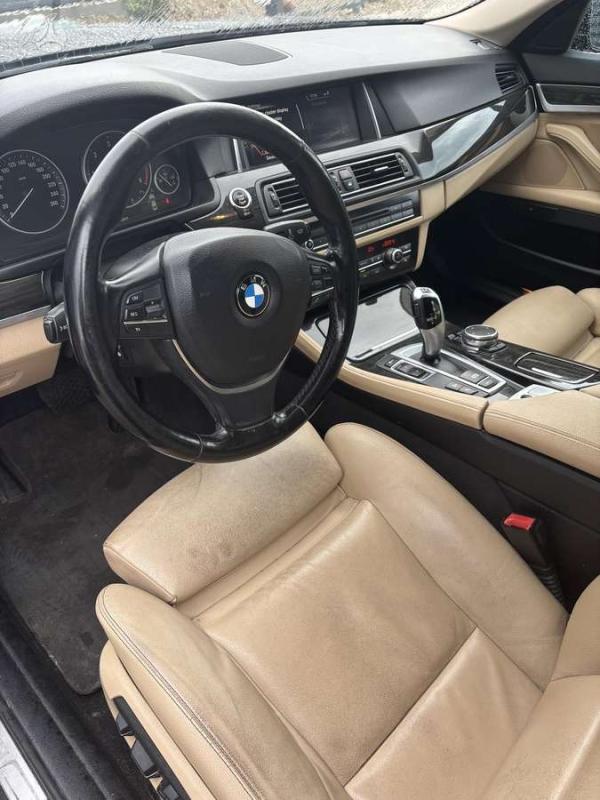 Black BMW 520 2016 in Vilnius, with an engine capacity of 2.00 L and mileage of 344 thousand km for 10100 €, photo 8 on AUTOMOTO.COM.LV