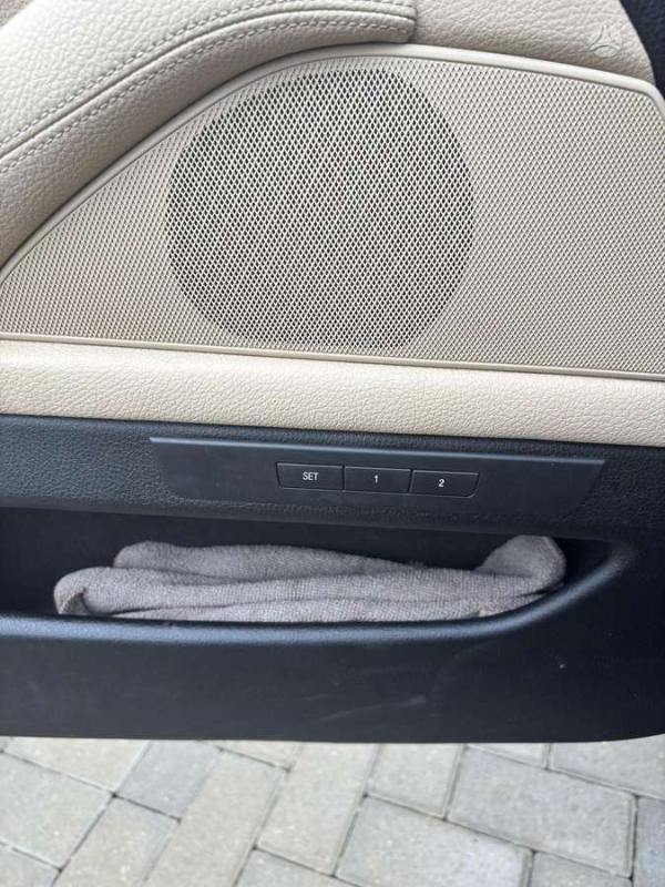 Black BMW 520 2016 in Vilnius, with an engine capacity of 2.00 L and mileage of 344 thousand km for 10100 €, photo 10 on AUTOMOTO.COM.LV