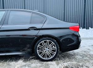 Black BMW 520 2017 in Kaunas, with an engine capacity of 2.00 L and mileage of 226 thousand km for 23500 €, photo 33 on AUTOMOTO.COM.LV